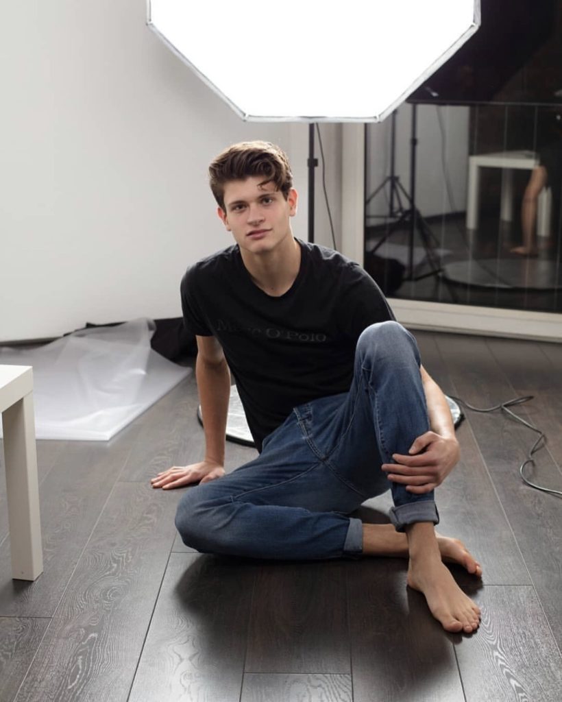 Model timo_pierre barefoot - Male Feet Blog