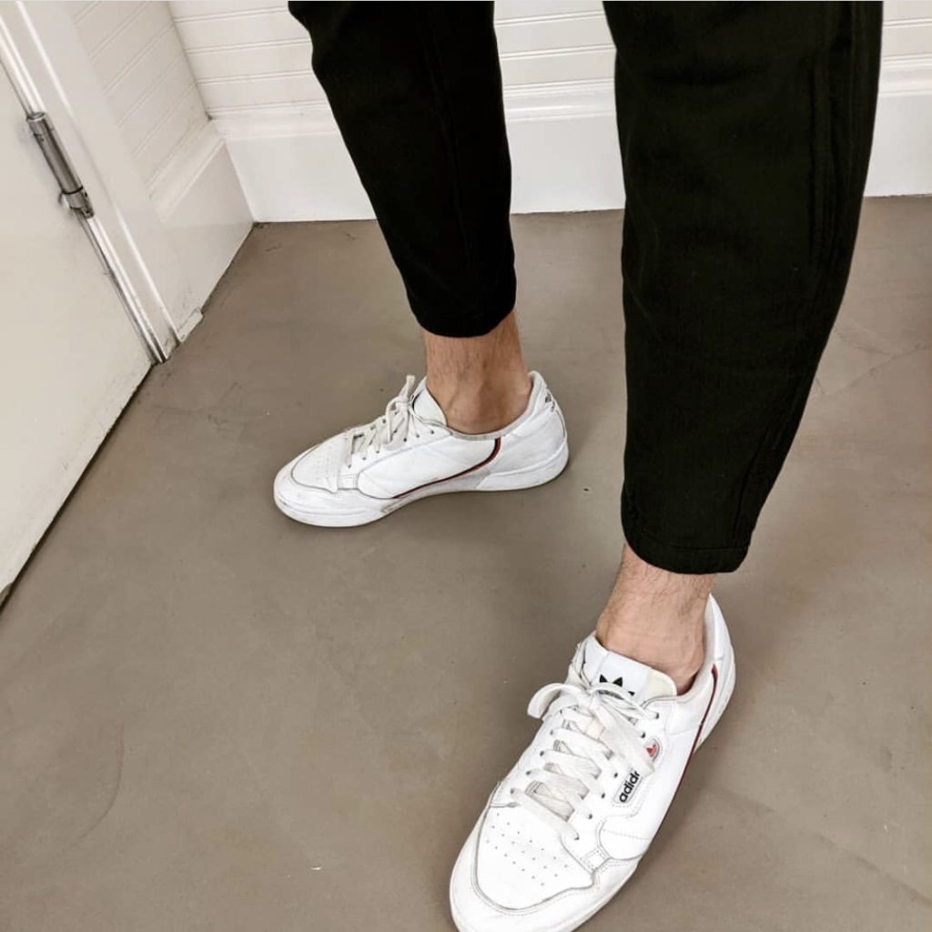 Sockless Adidas Continental sneakers - Male Feet Blog