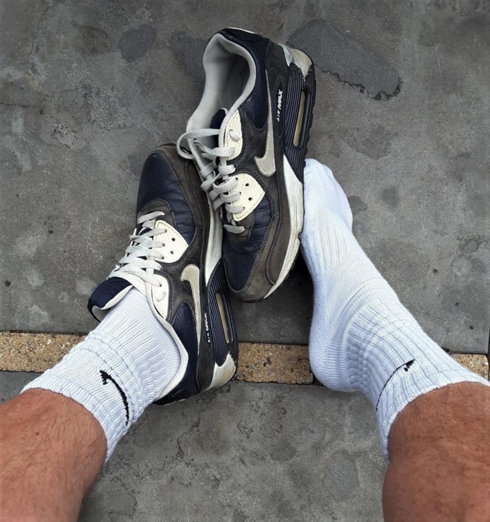 Nike Air Max sneakers and white Nike crew socks - Male Feet Blog