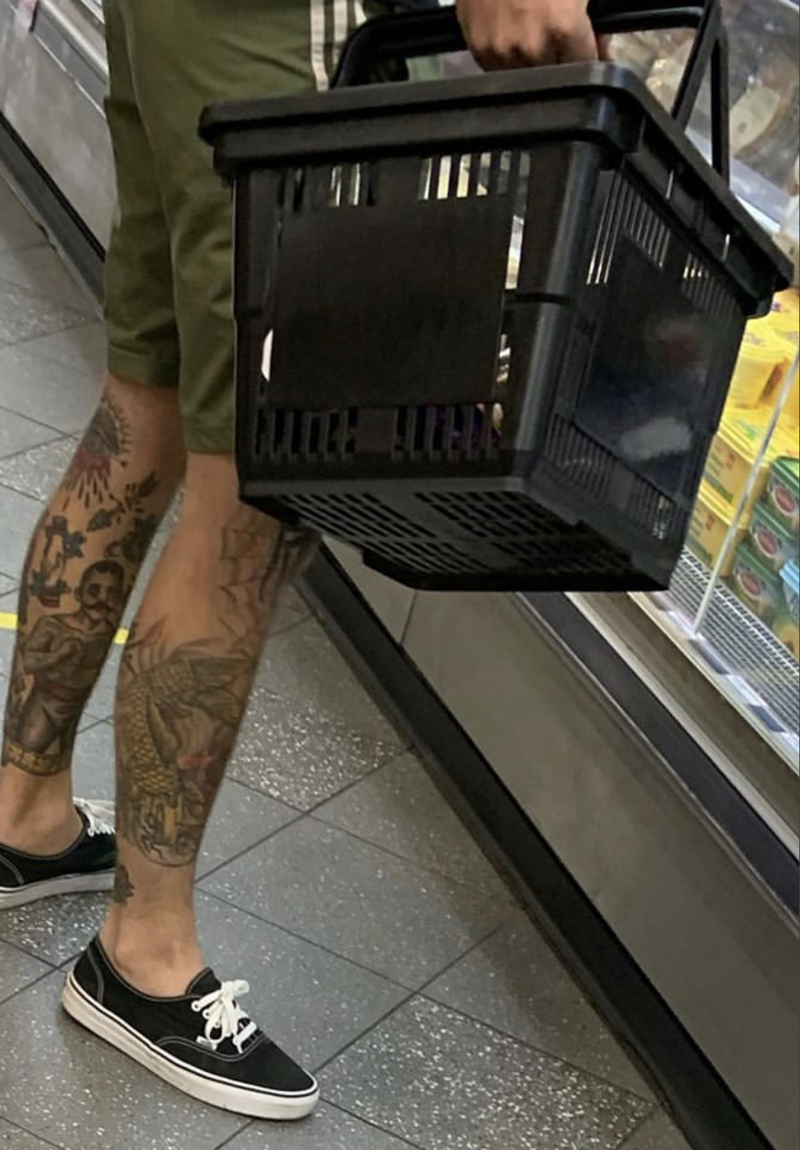 Shopping Sockless In Vans Sneakers Male Feet Blog