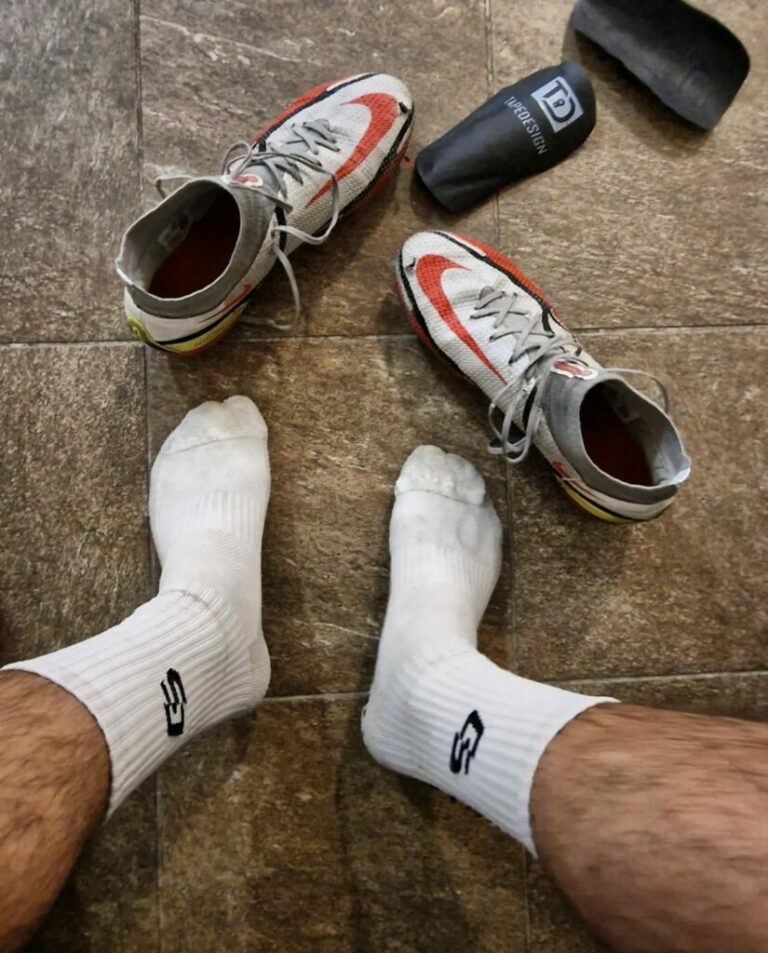 white socks Archives - Page 26 of 269 - Male Feet Blog