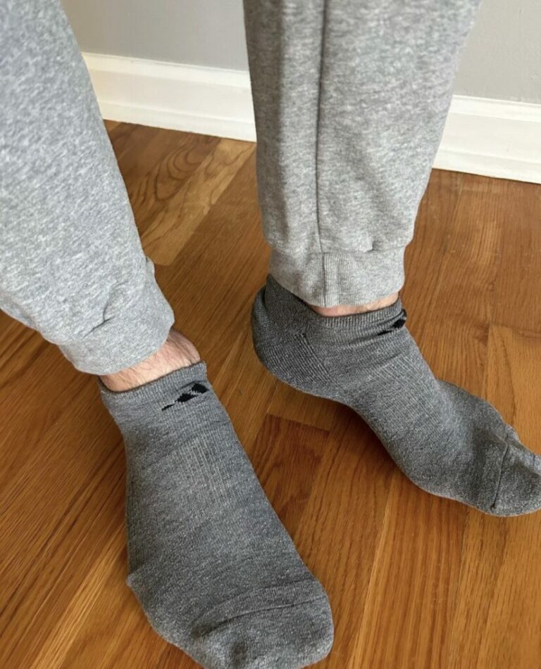 Kingcaliforniafeet in gray Adidas ankle socks and sweatpants - Male ...