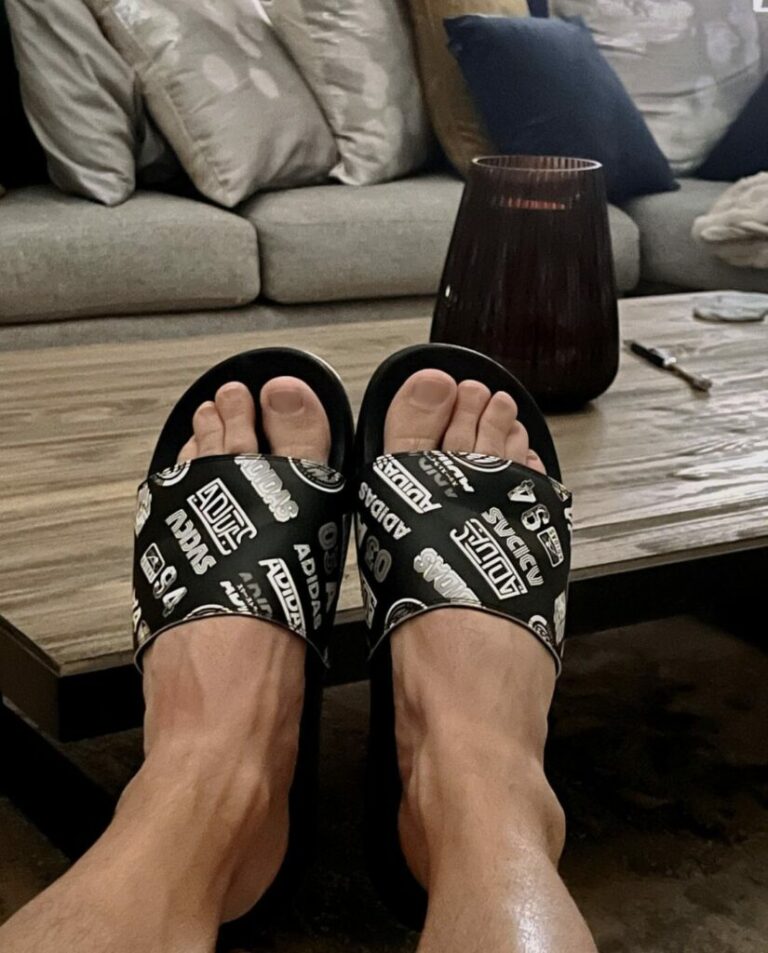 Myguyfeetpics shows off his bare size 11.5 feet in and out of Adidas ...